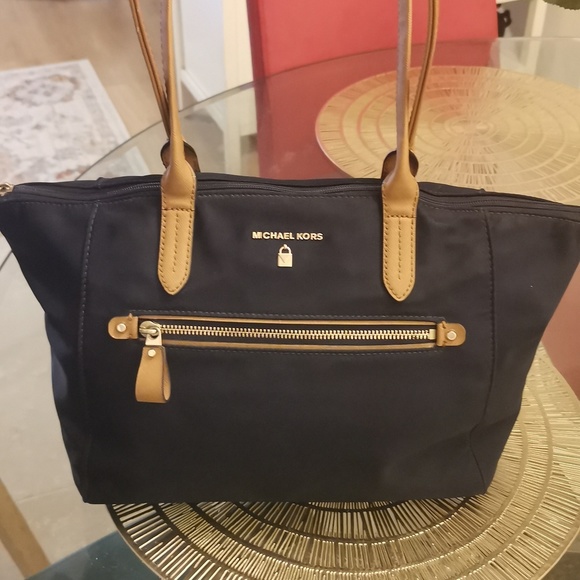 Michael Kors | Bags | Michael Kors The Kelsey Medium Nylon Tote Carryall Bag | Poshmark